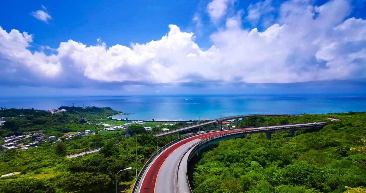 Niraikanai Bridge: A scenic drive to enjoy the charm of Okinawa│Okinawa ...