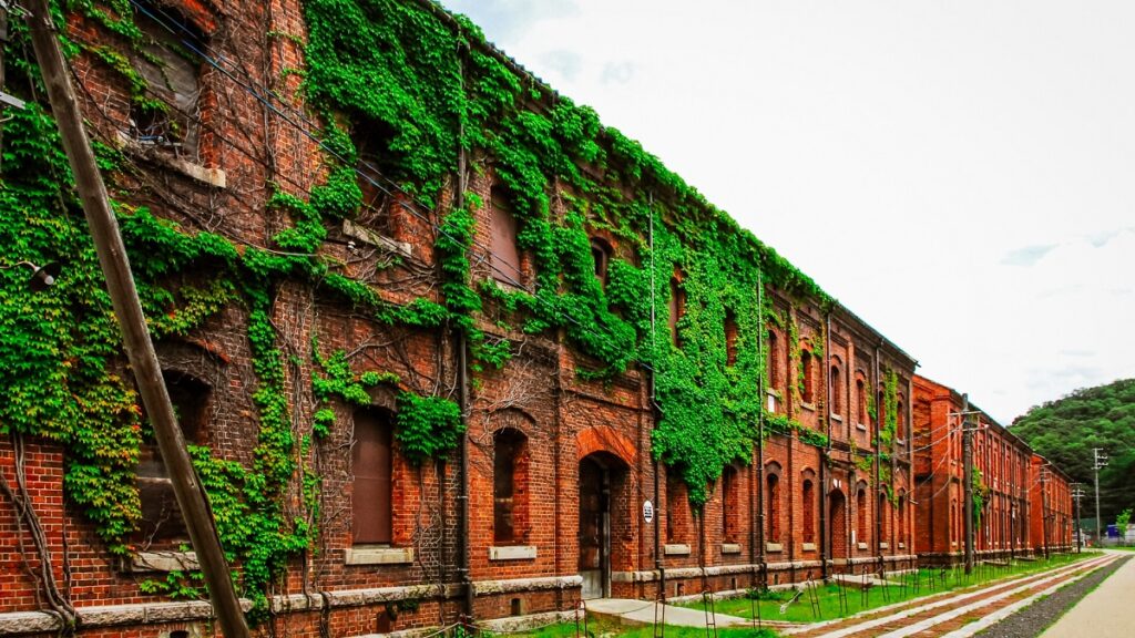 Yokohama Red Brick Warehouse: A sightseeing spot that explores the ...